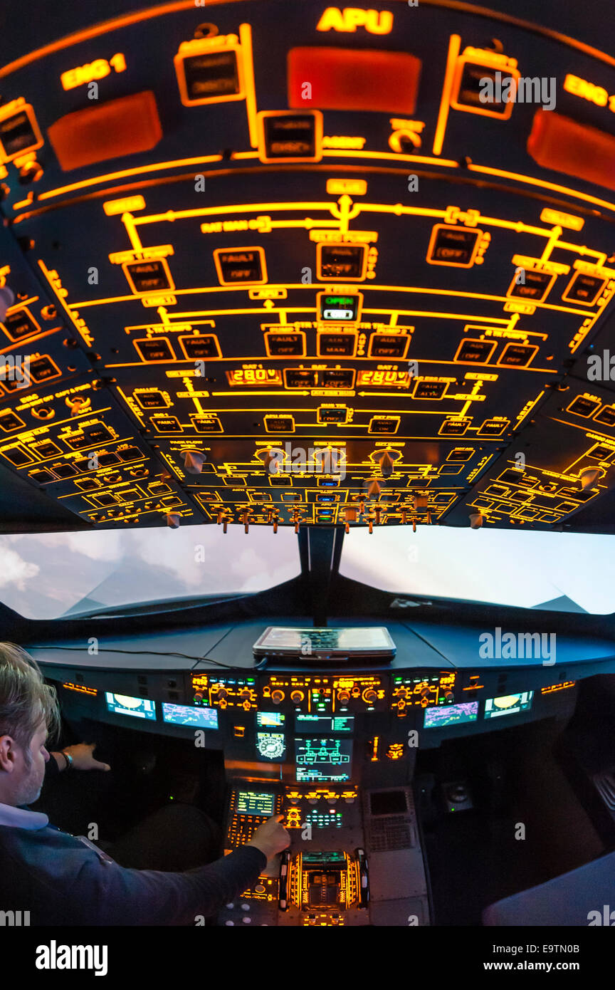 Instrument panel cockpit airbus a320 hi-res stock photography and ...