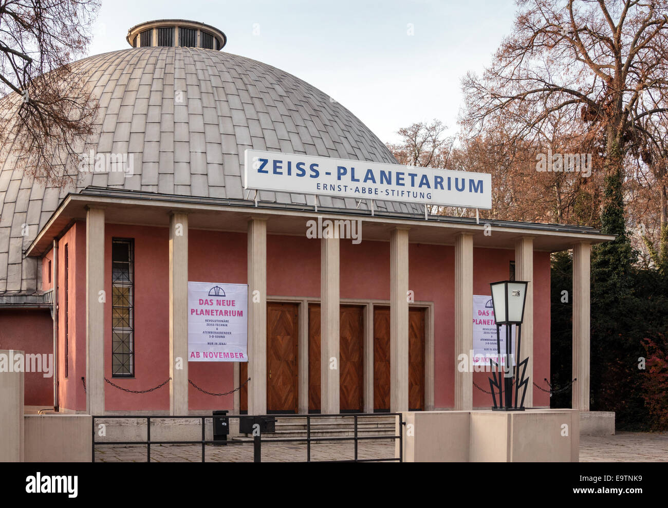 Planetarium dome hi-res stock photography and images - Alamy