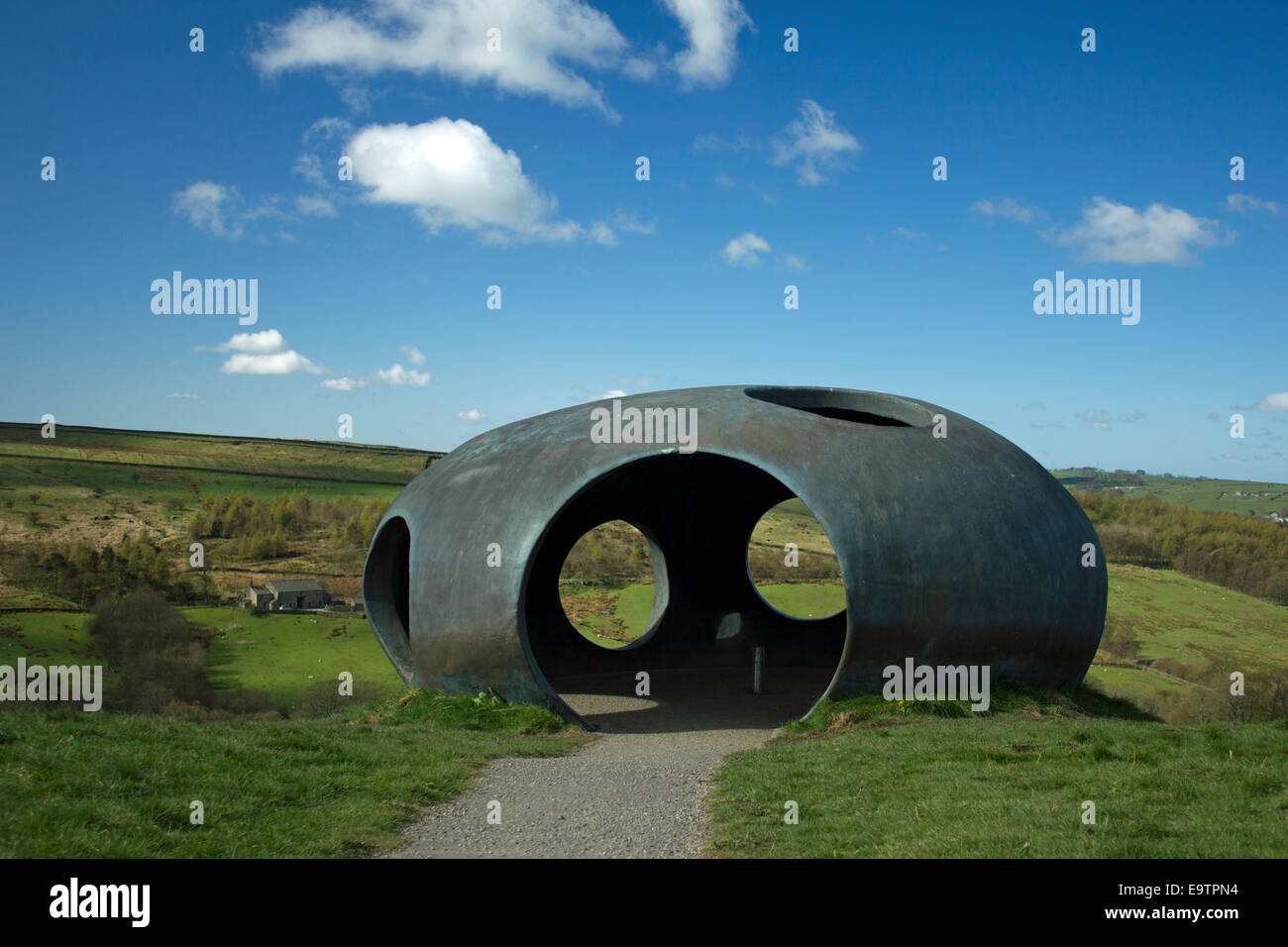 Atom sculpture hi-res stock photography and images - Alamy