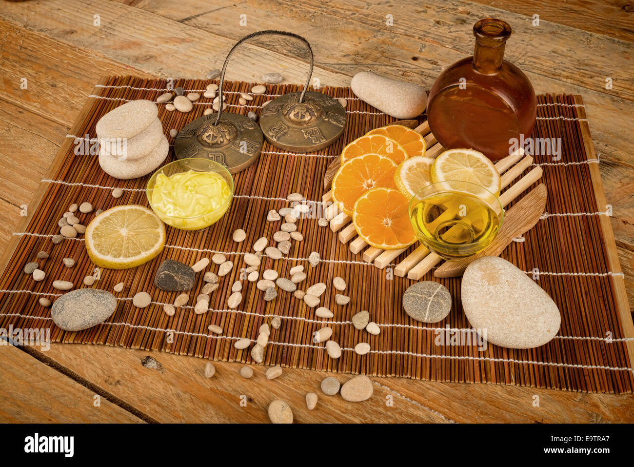 Still life with citrus fruit based cosmetics Stock Photo - Alamy