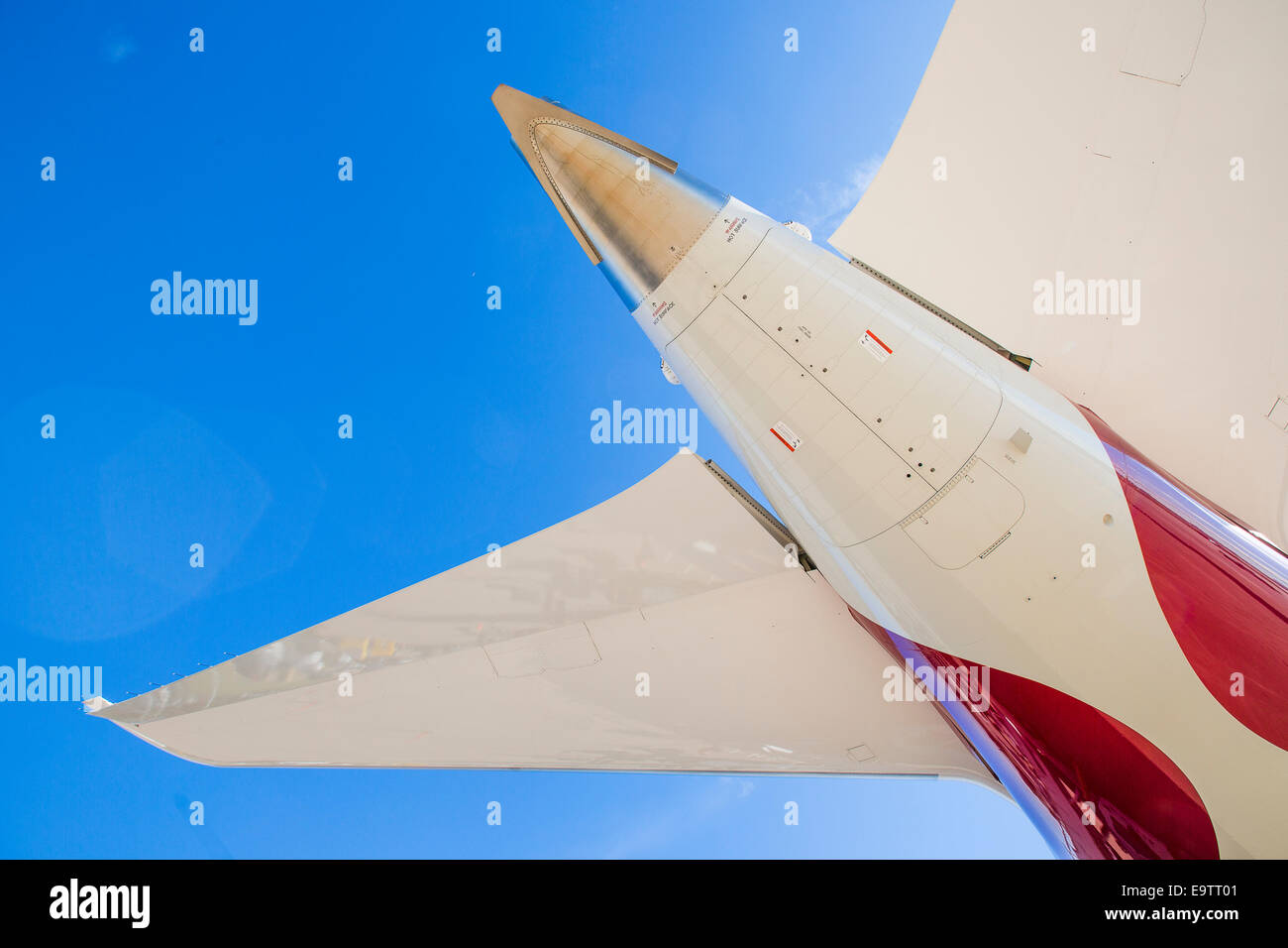 Under fuselage hi-res stock photography and images - Alamy