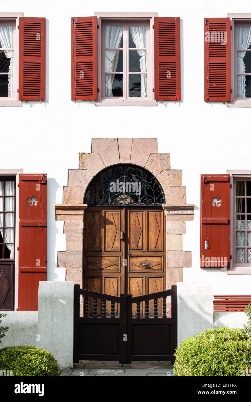 Traditional house of the basque country hi-res stock photography and ...