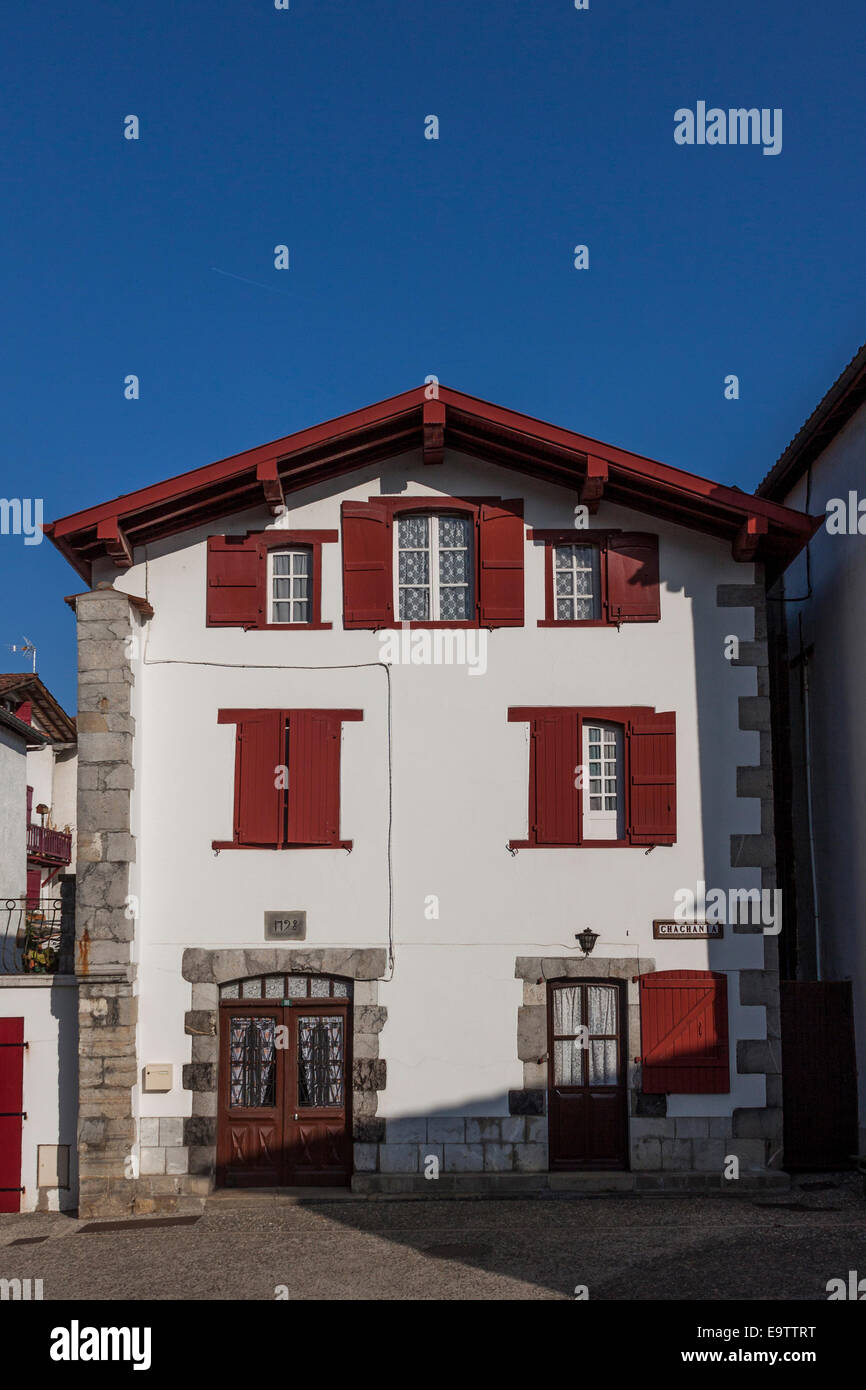 Espelette hi-res stock photography and images - Alamy