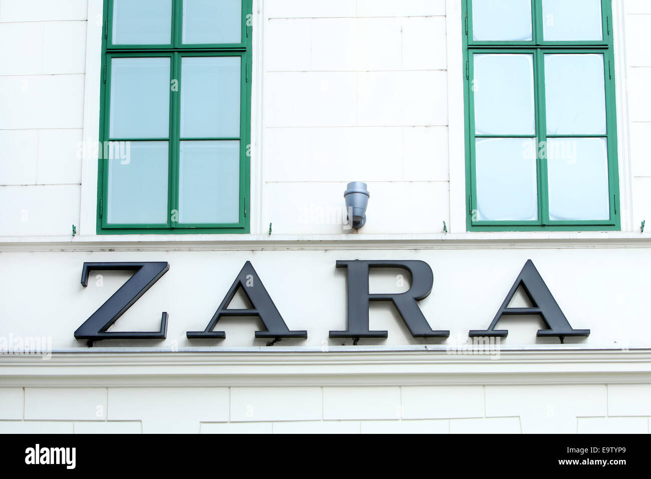 Zara logo shopping street hi-res stock photography and images - Alamy