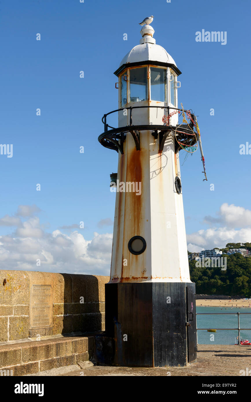 Harbor beacon hi-res stock photography and images - Alamy