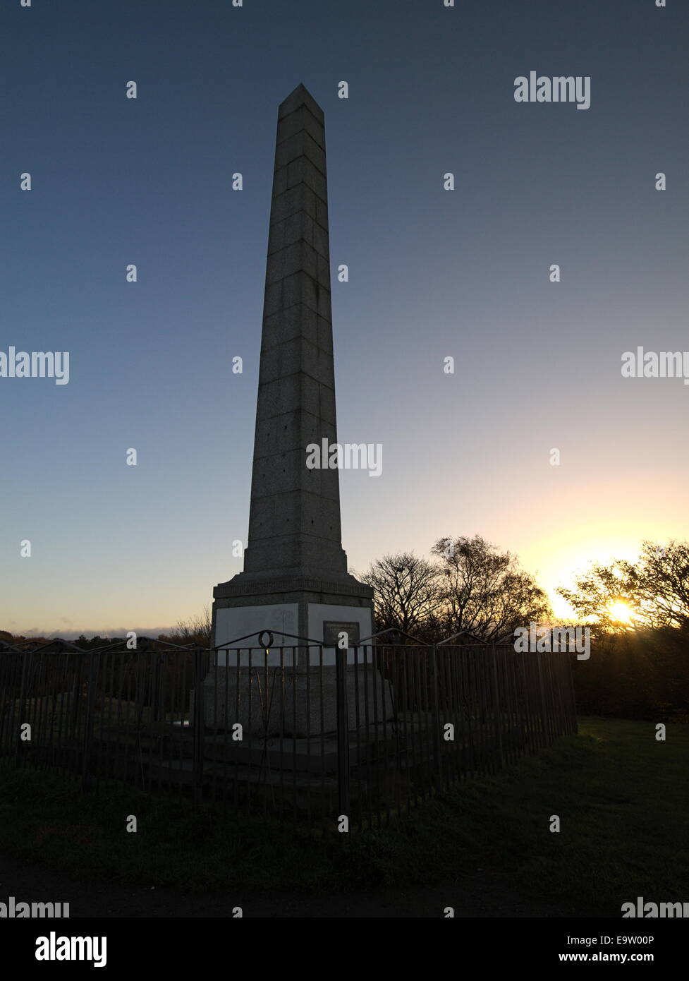 Royton War Memorial on Tandle Hill in Autumn morning light Stock Photo ...