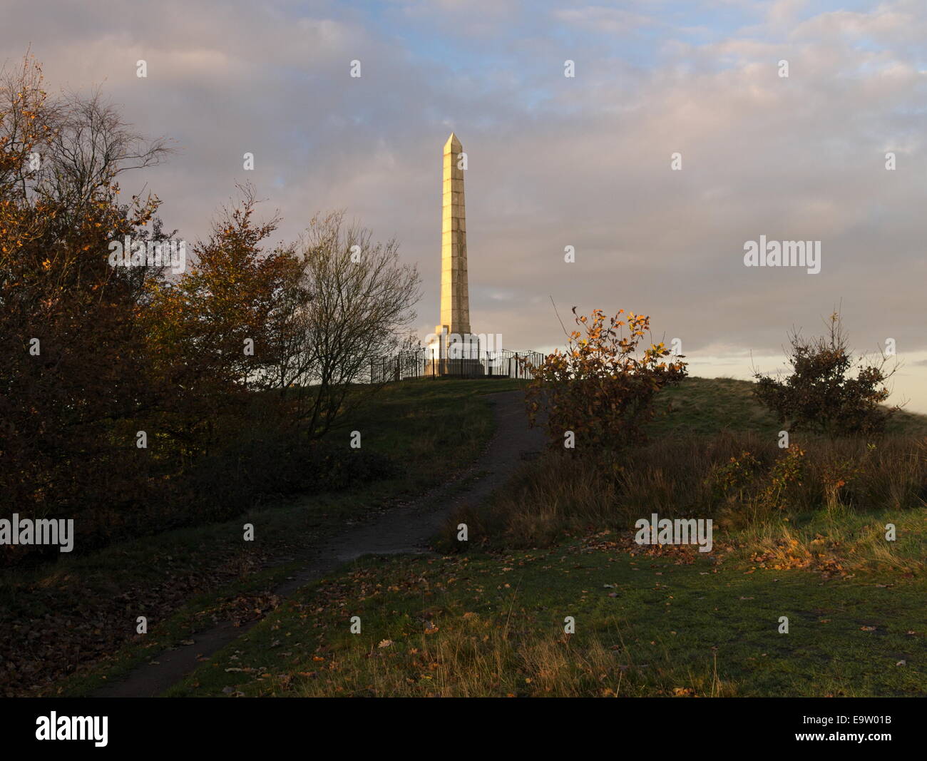 Royton War Memorial on Tandle Hill in Autumn morning light Stock Photo ...