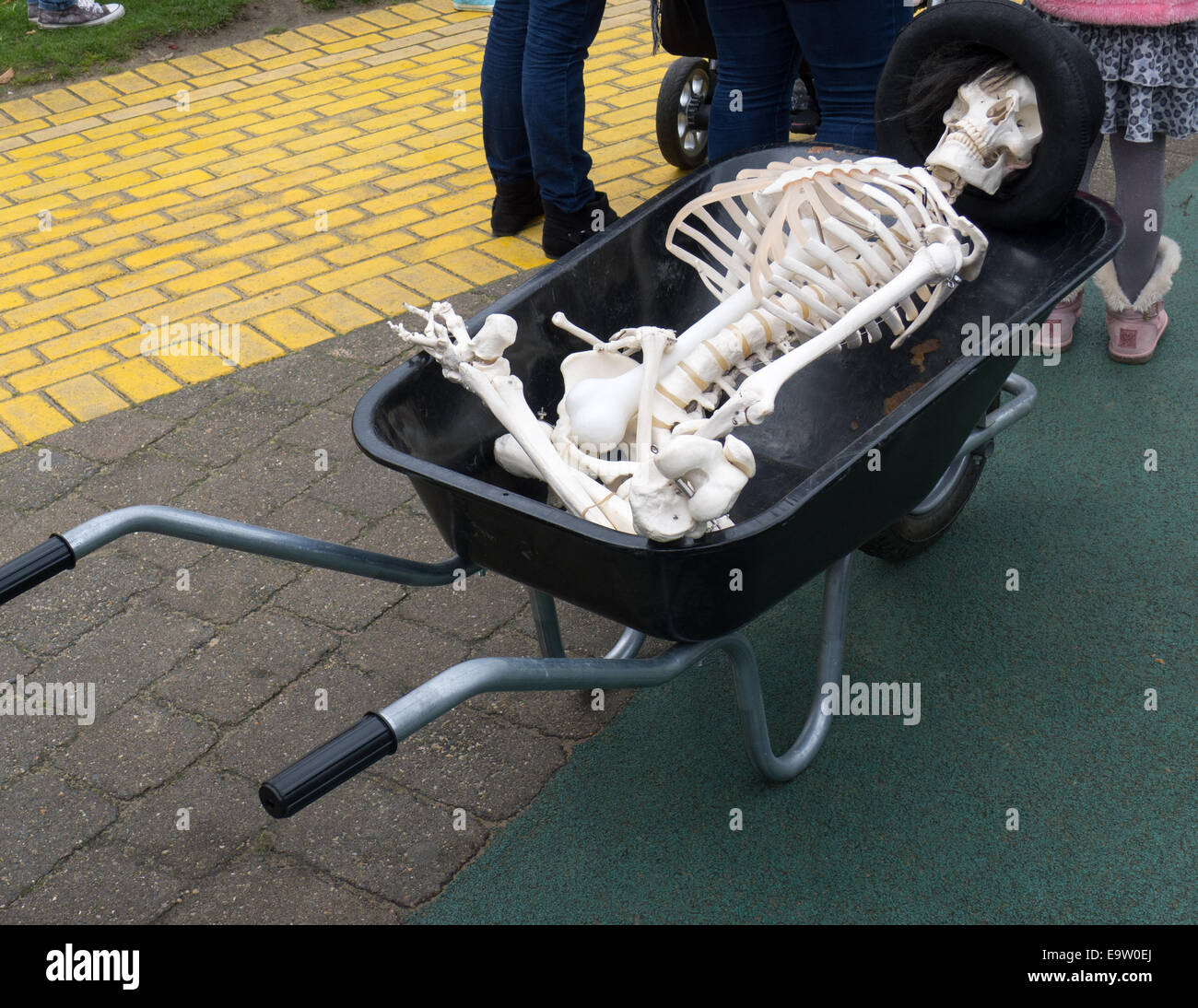 Human wheelbarrow hi-res stock photography and images - Alamy