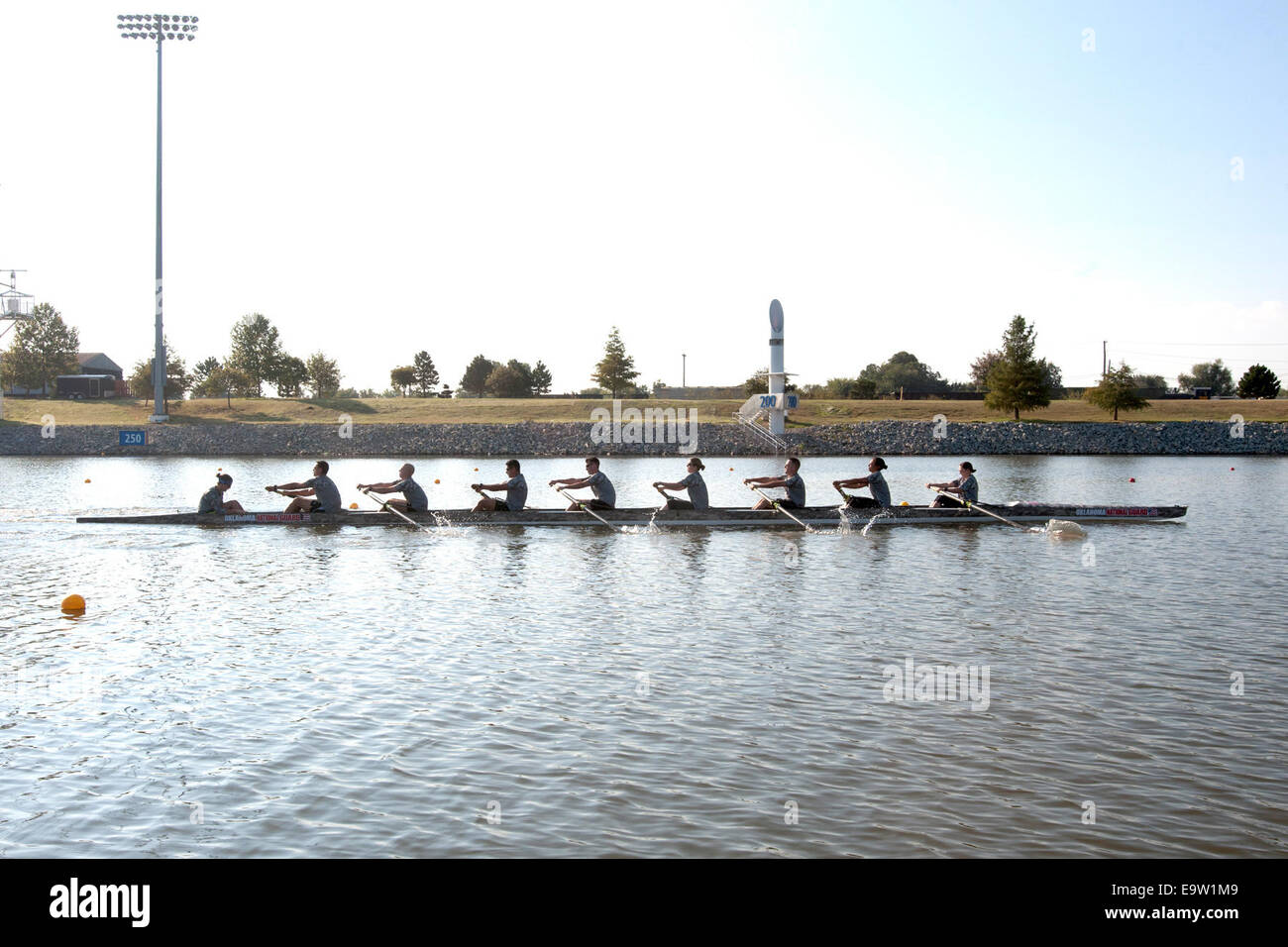 U.S. Soldiers with the Oklahoma Army National Guard rowing team ...