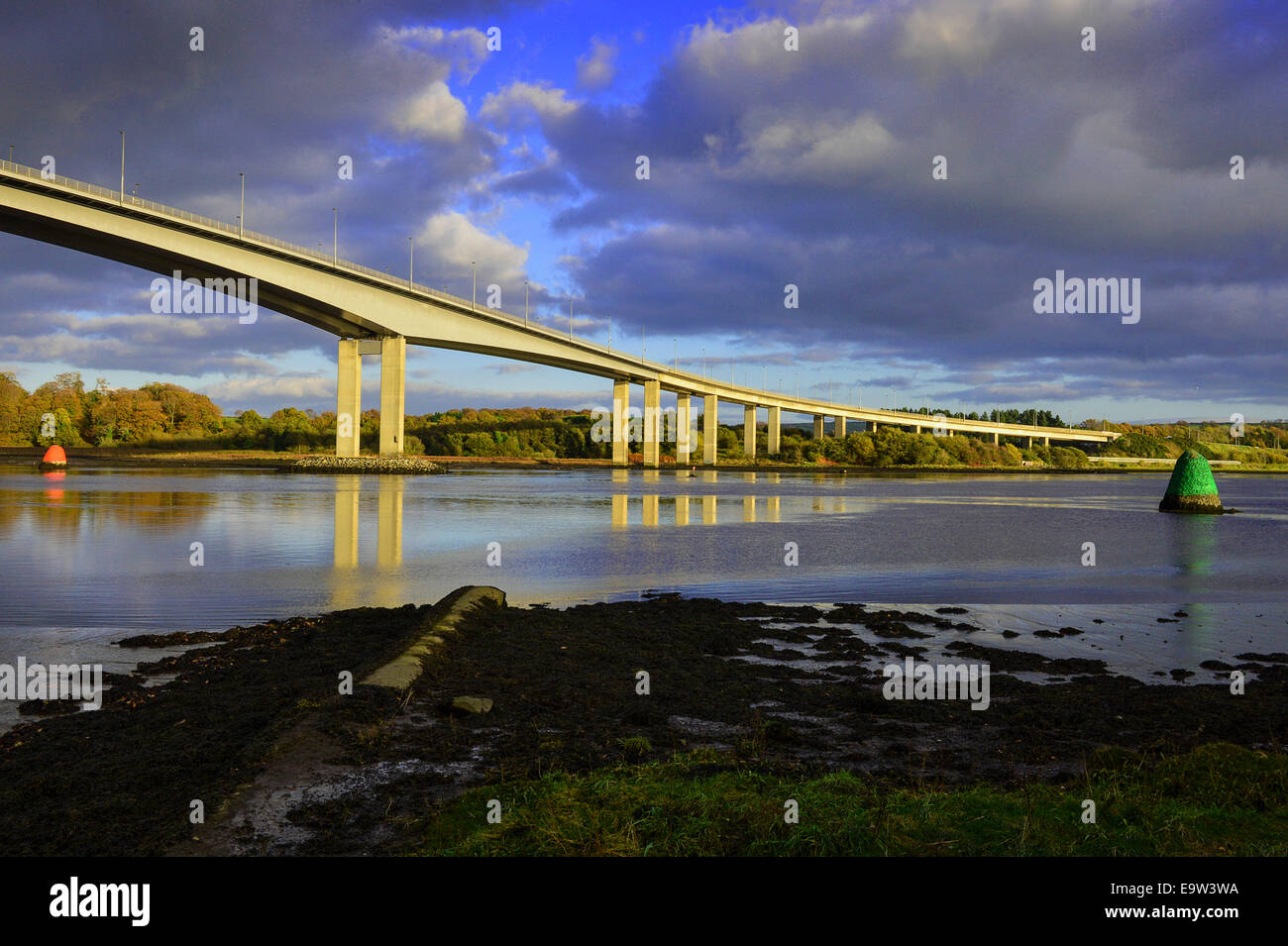 Foyle bridge hi-res stock photography and images - Alamy
