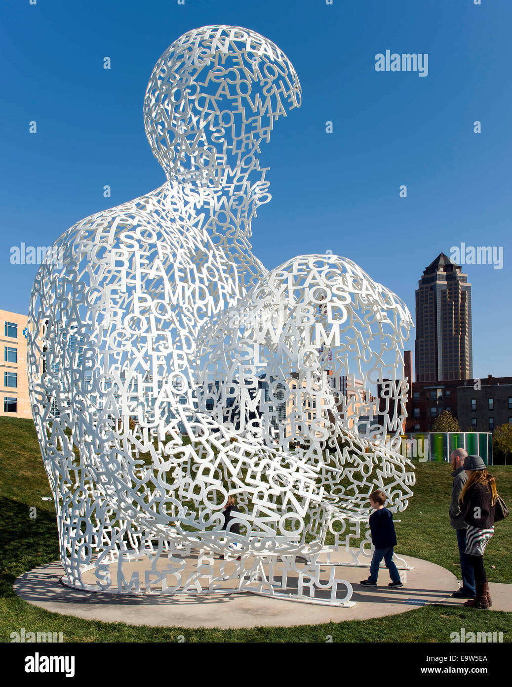 Des Moines, Iowa, USA. 02nd Nov, 2014. 'Nomade' by Jaume Plensa is one ...