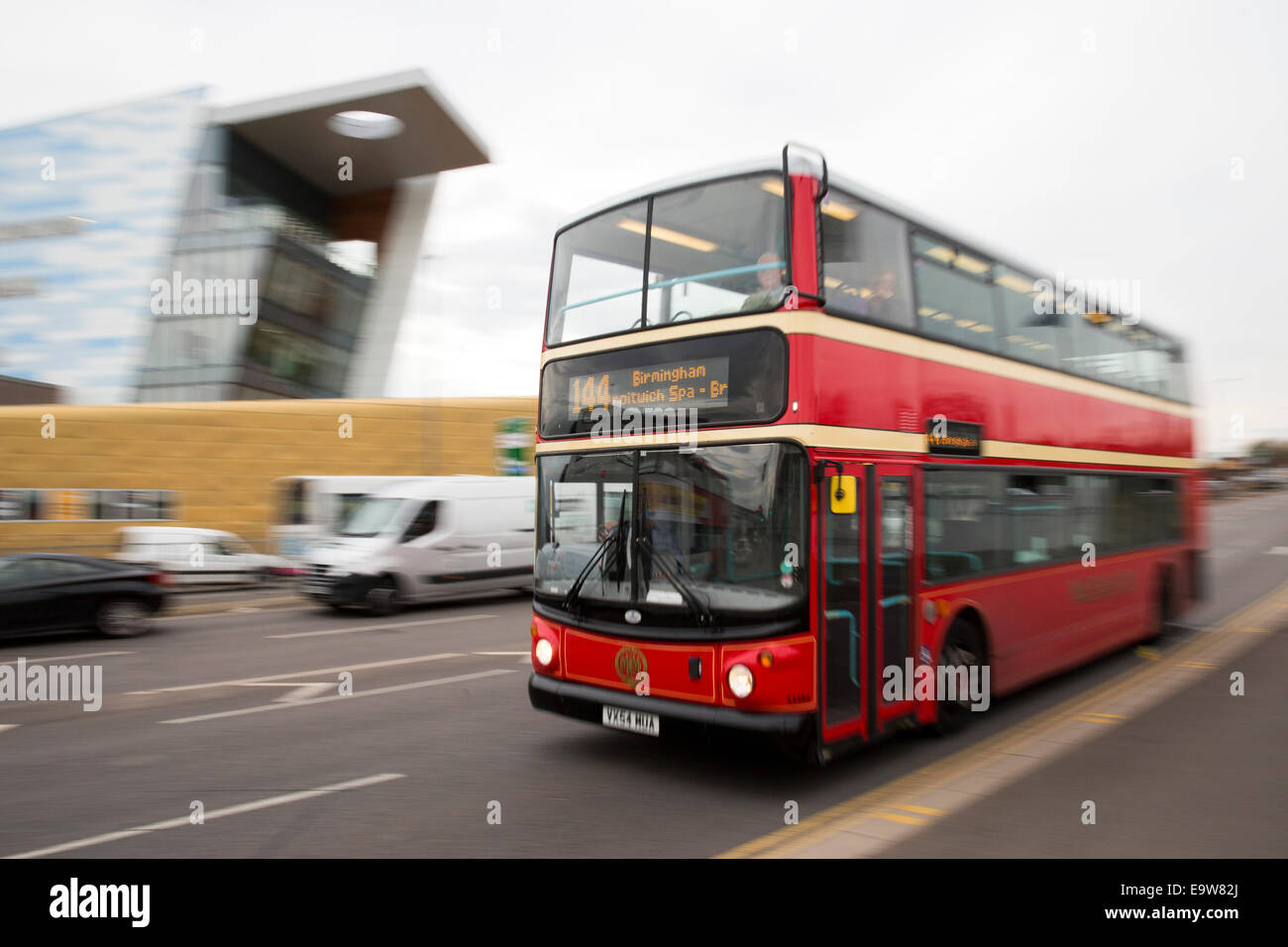 College bus hi-res stock photography and images - Alamy