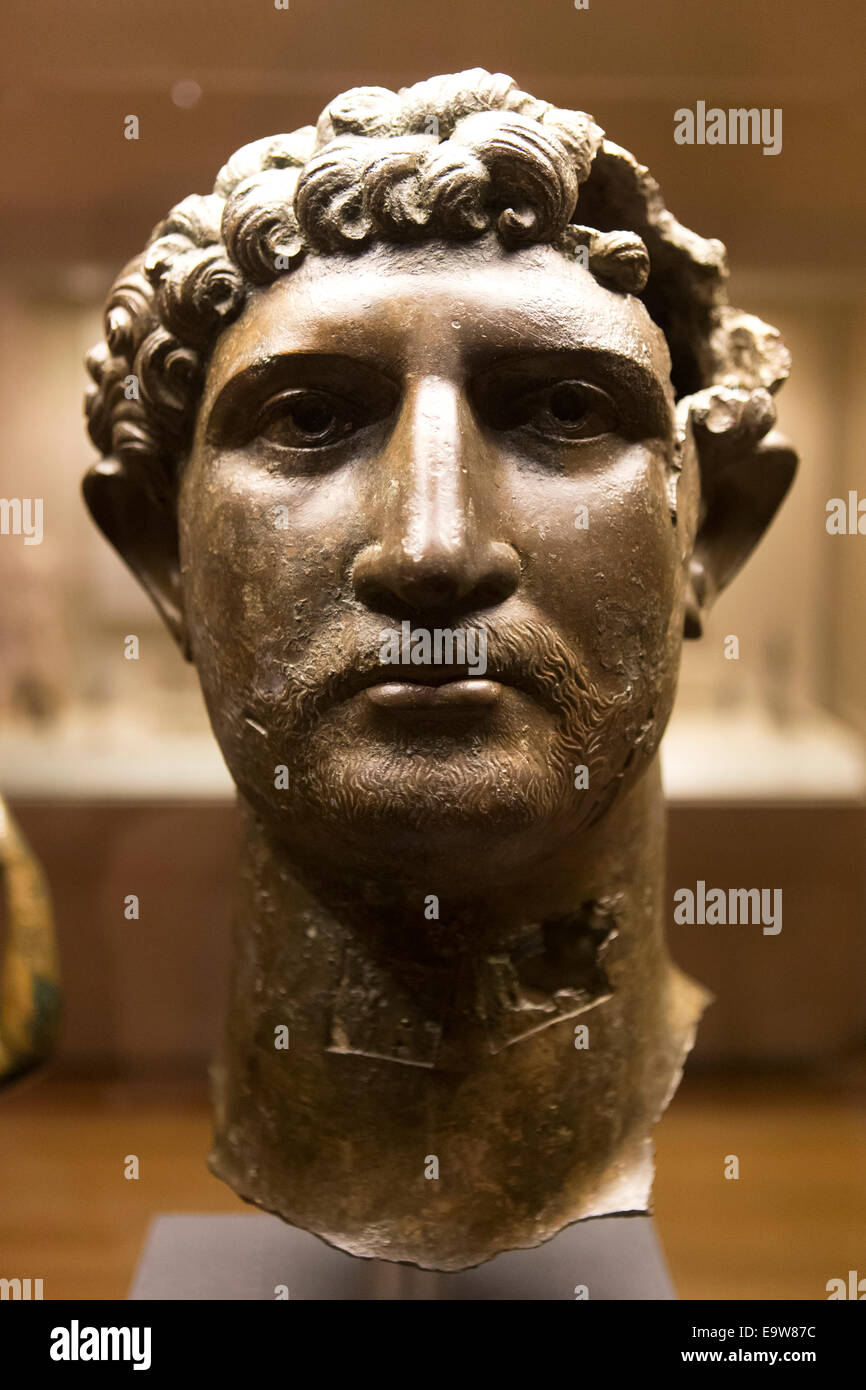 Bronze Head of Emperor Hadrian found in the river Thames, London in ...