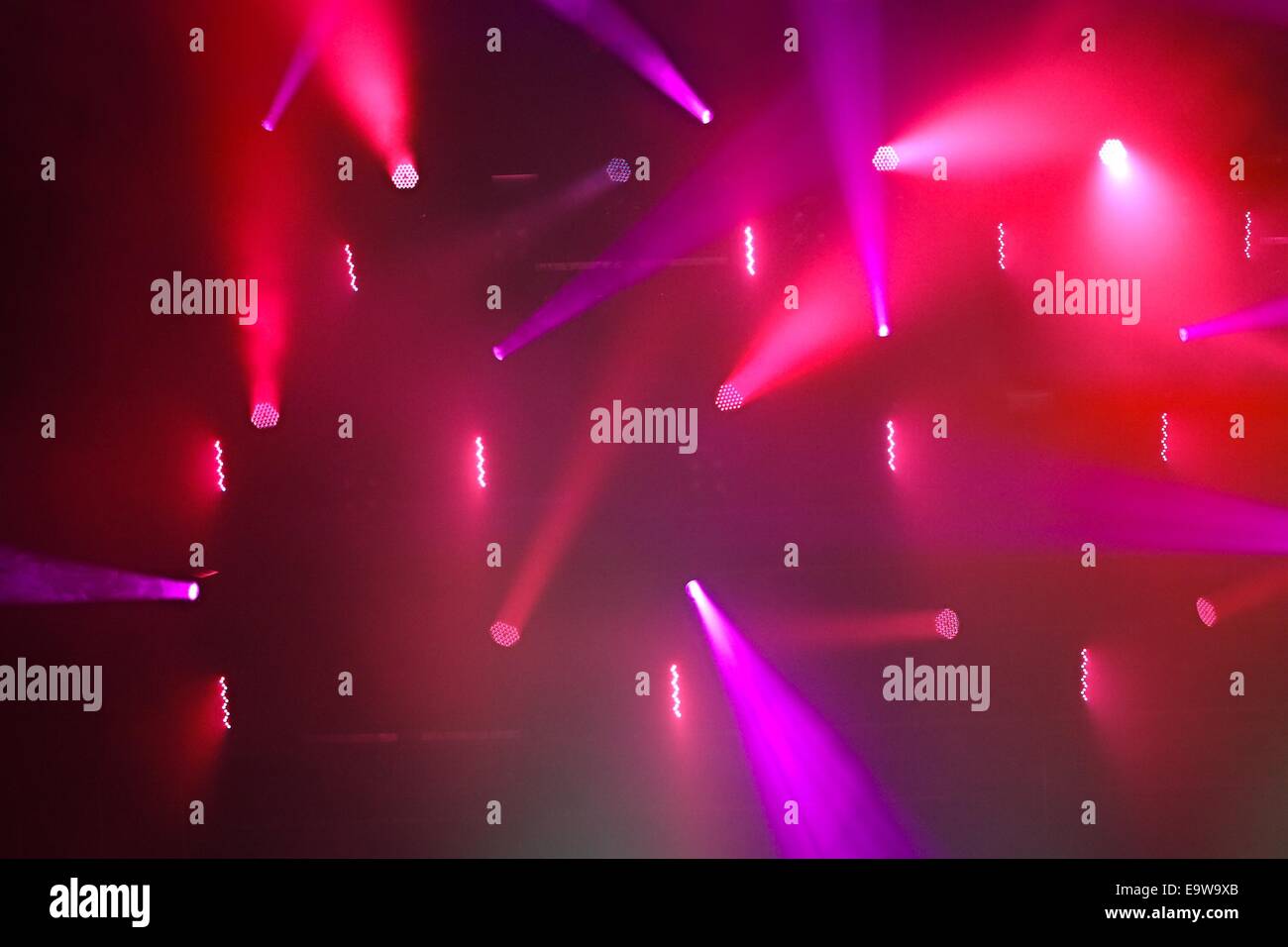 Red concert light hi-res stock photography and images - Alamy