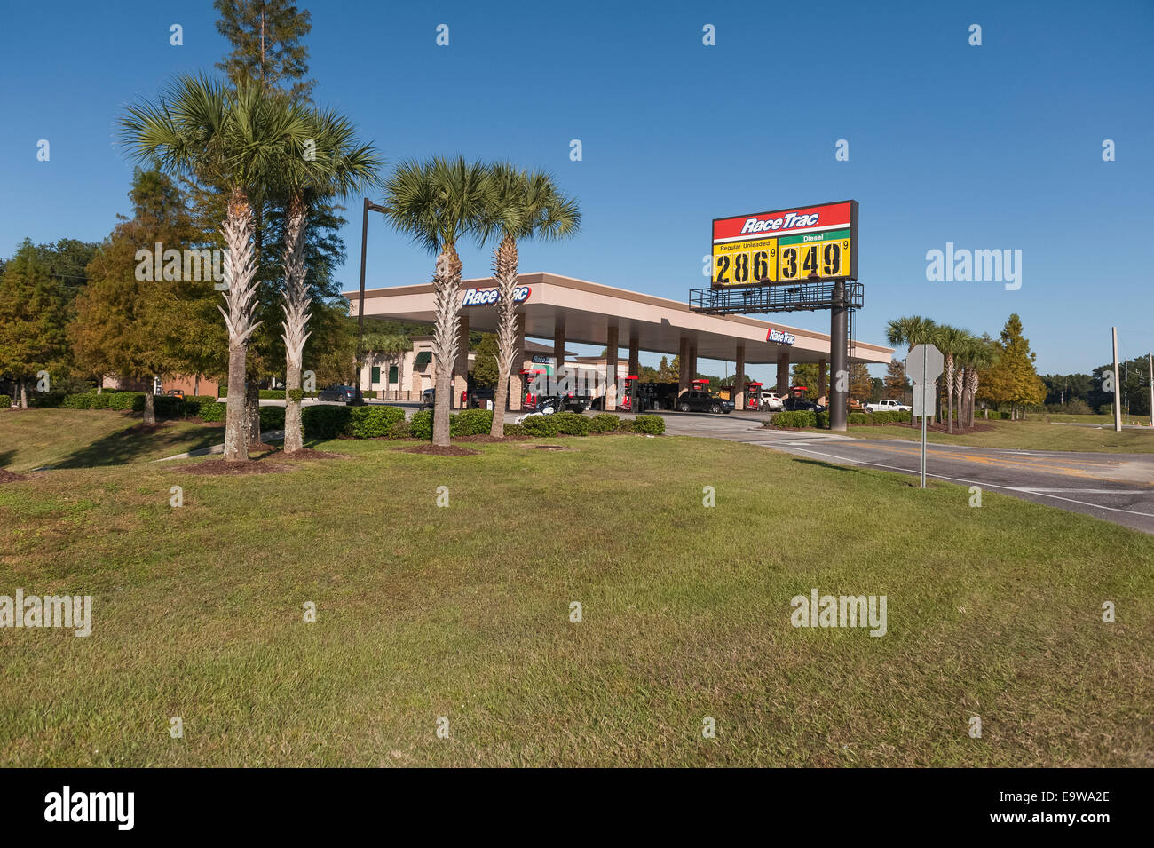 Racetrac gas station hi-res stock photography and images - Alamy