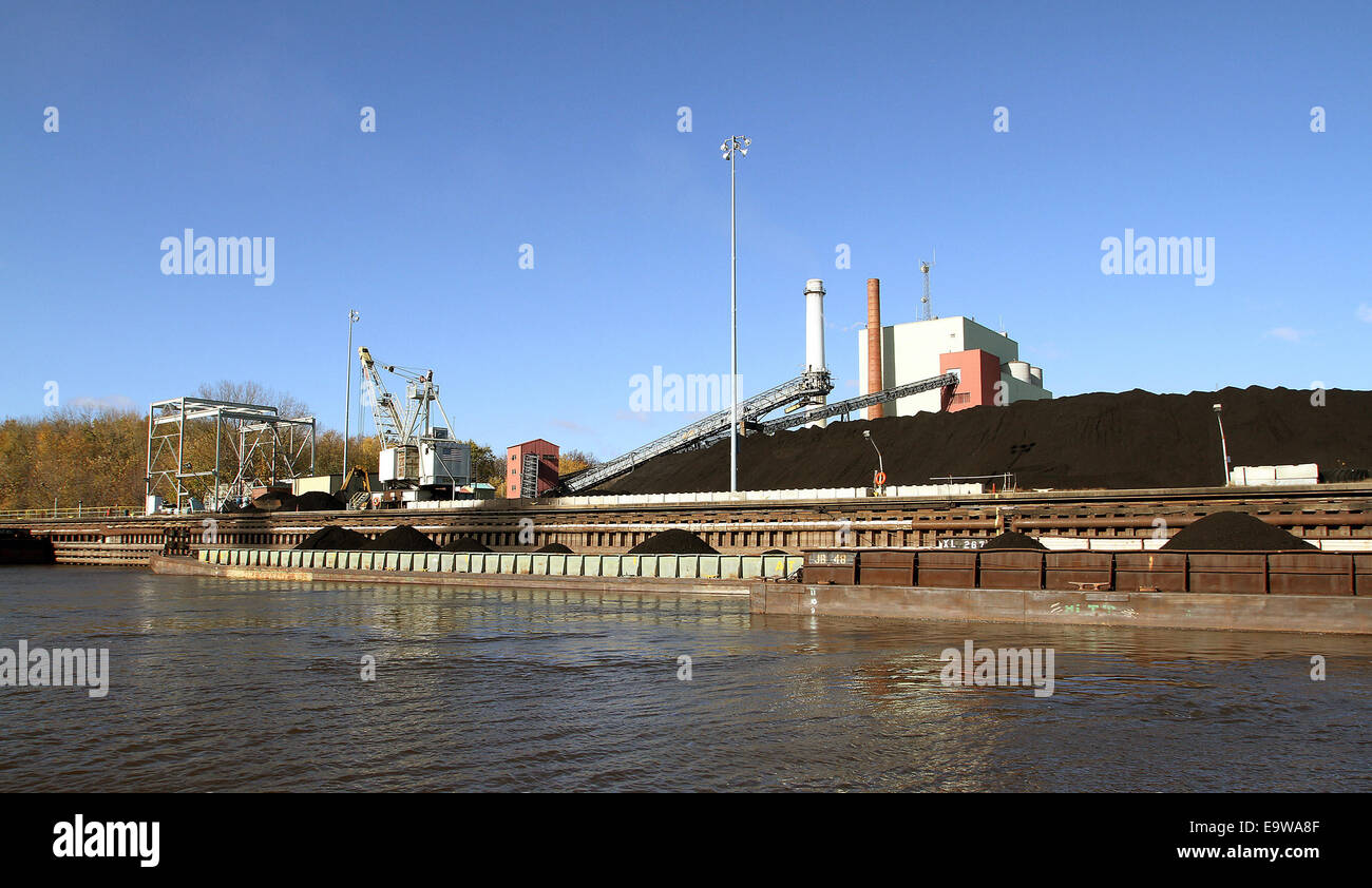 Coal fired cogeneration power plant hi-res stock photography and images ...