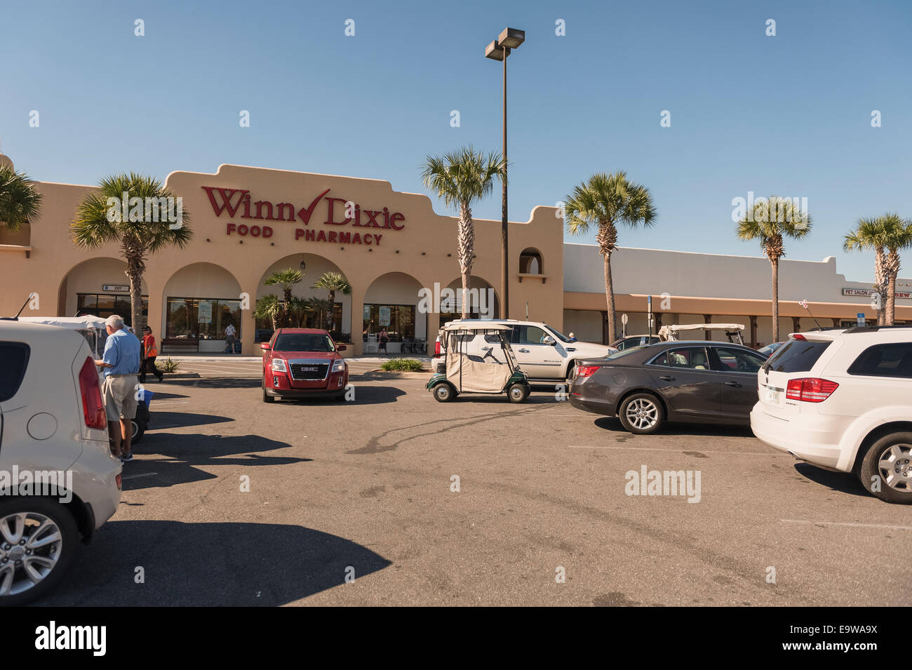 Winn Dixie Food Supermarket located in Lady Lake, Florida USA Stock ...