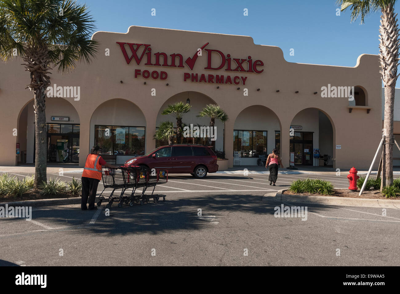Winn Dixie Food Supermarket located in Lady Lake, Florida USA Stock ...