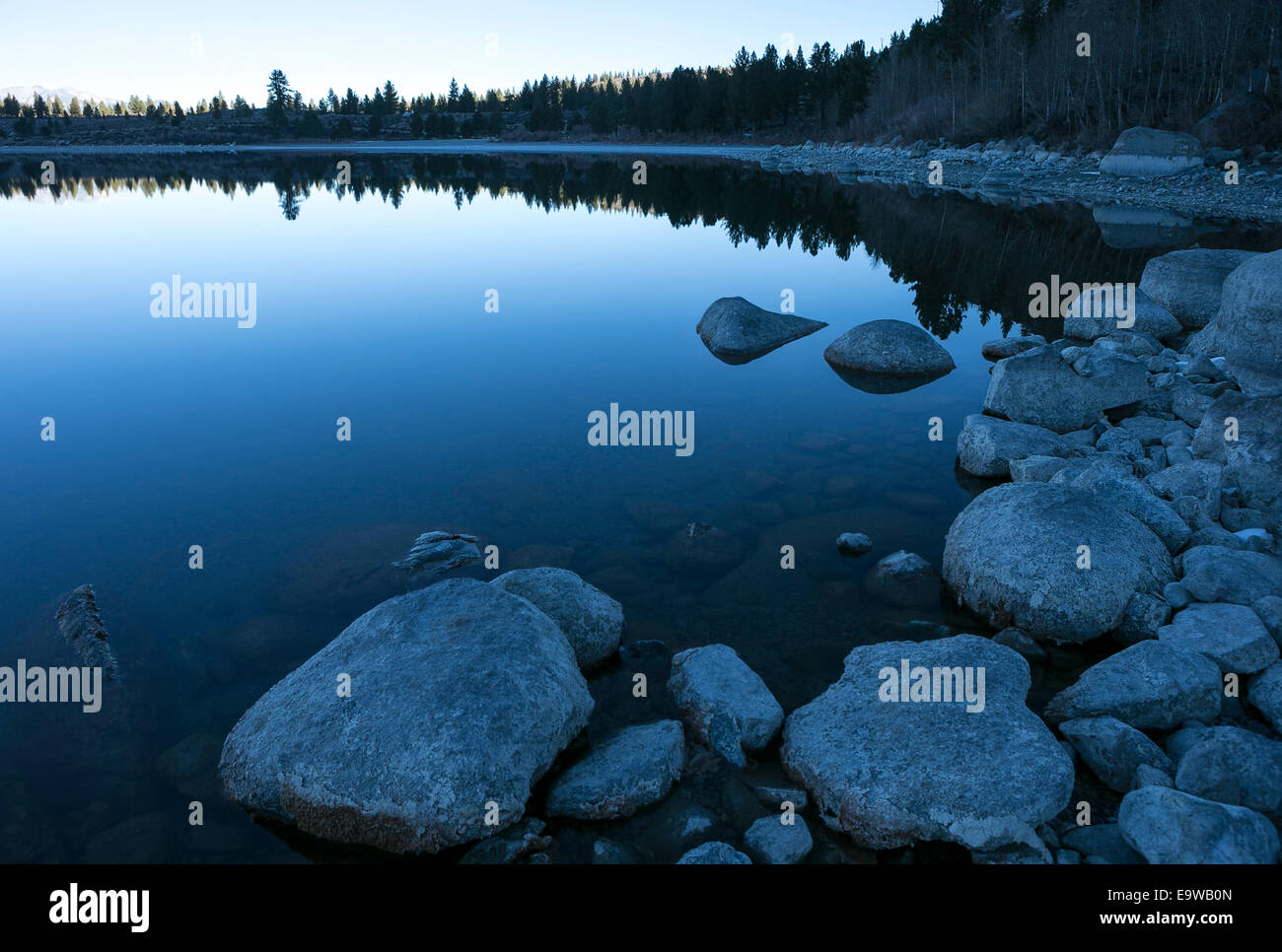 June lake winter hi-res stock photography and images - Alamy