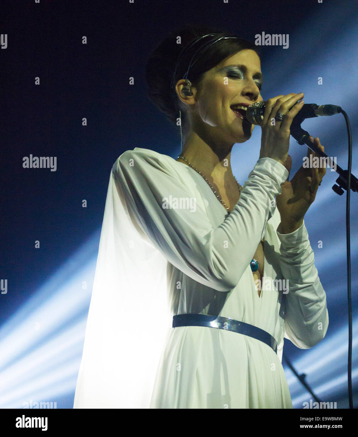 Lou rhodes hi-res stock photography and images - Alamy