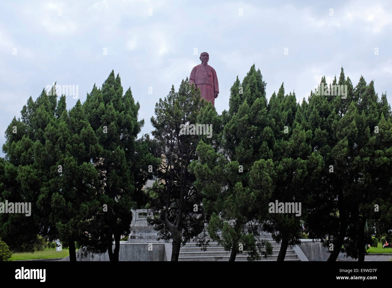 Lin Sen statue in Jieshou Park, Taipei, Taiwan Stock Photo - Alamy