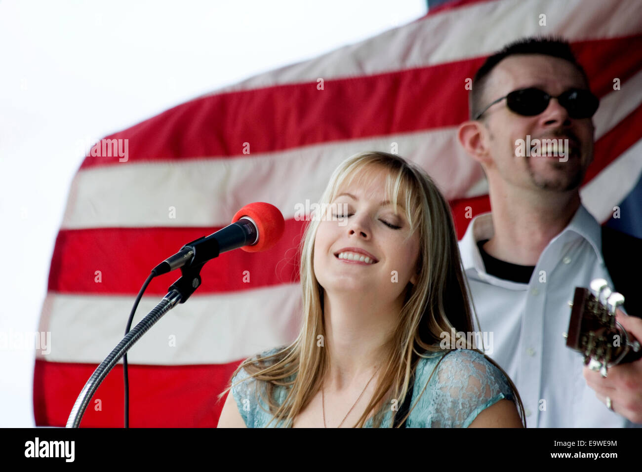 Ashley Lewis singing at St. James Farm Family Field Day Stock Photo - Alamy