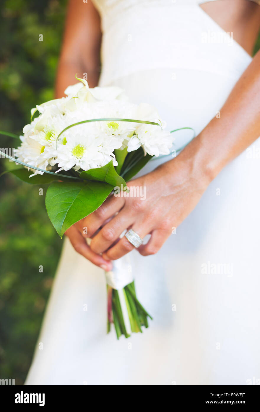 Bride bouquet hi-res stock photography and images - Alamy