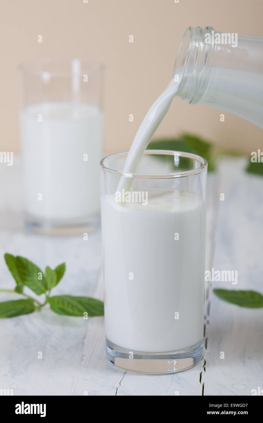 Fill glass bottle milk hi-res stock photography and images - Alamy