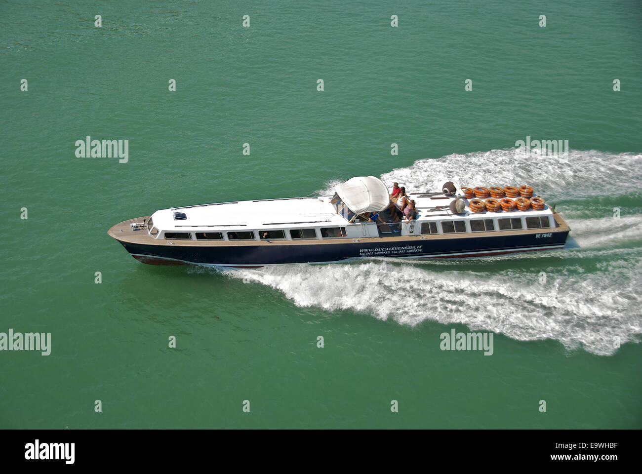 Little motor boats hi-res stock photography and images - Alamy