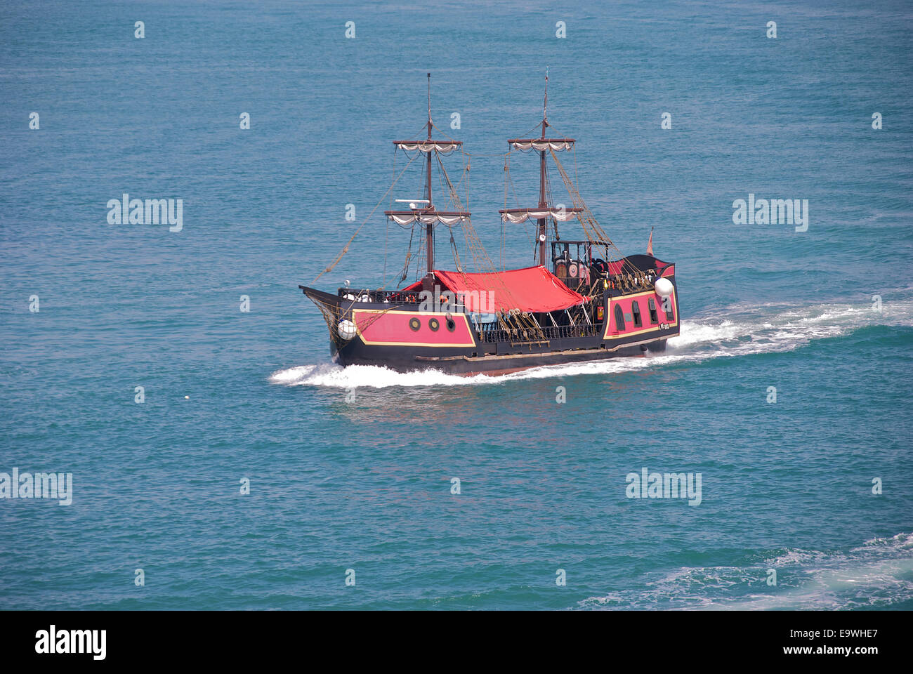 Ship open hi-res stock photography and images - Alamy