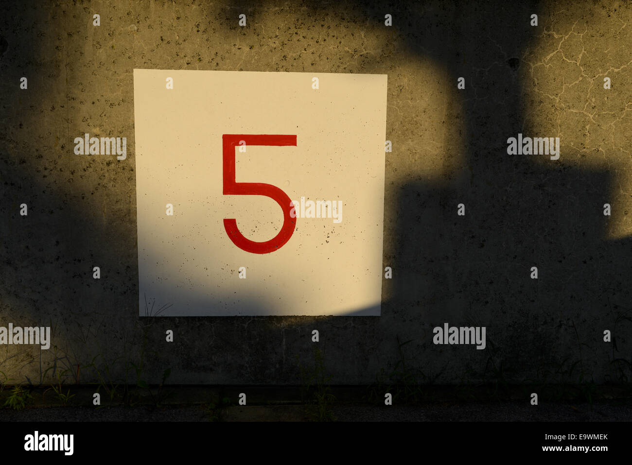 Graffiti five hi-res stock photography and images - Alamy