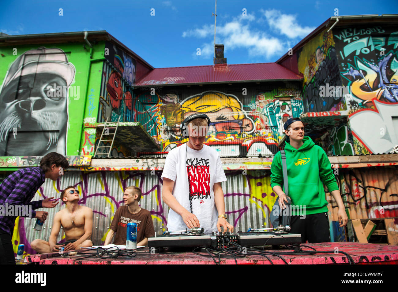 Dj graffiti art hi-res stock photography and images - Alamy
