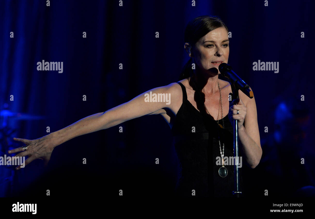 Lisa stansfield singer hi-res stock photography and images - Alamy