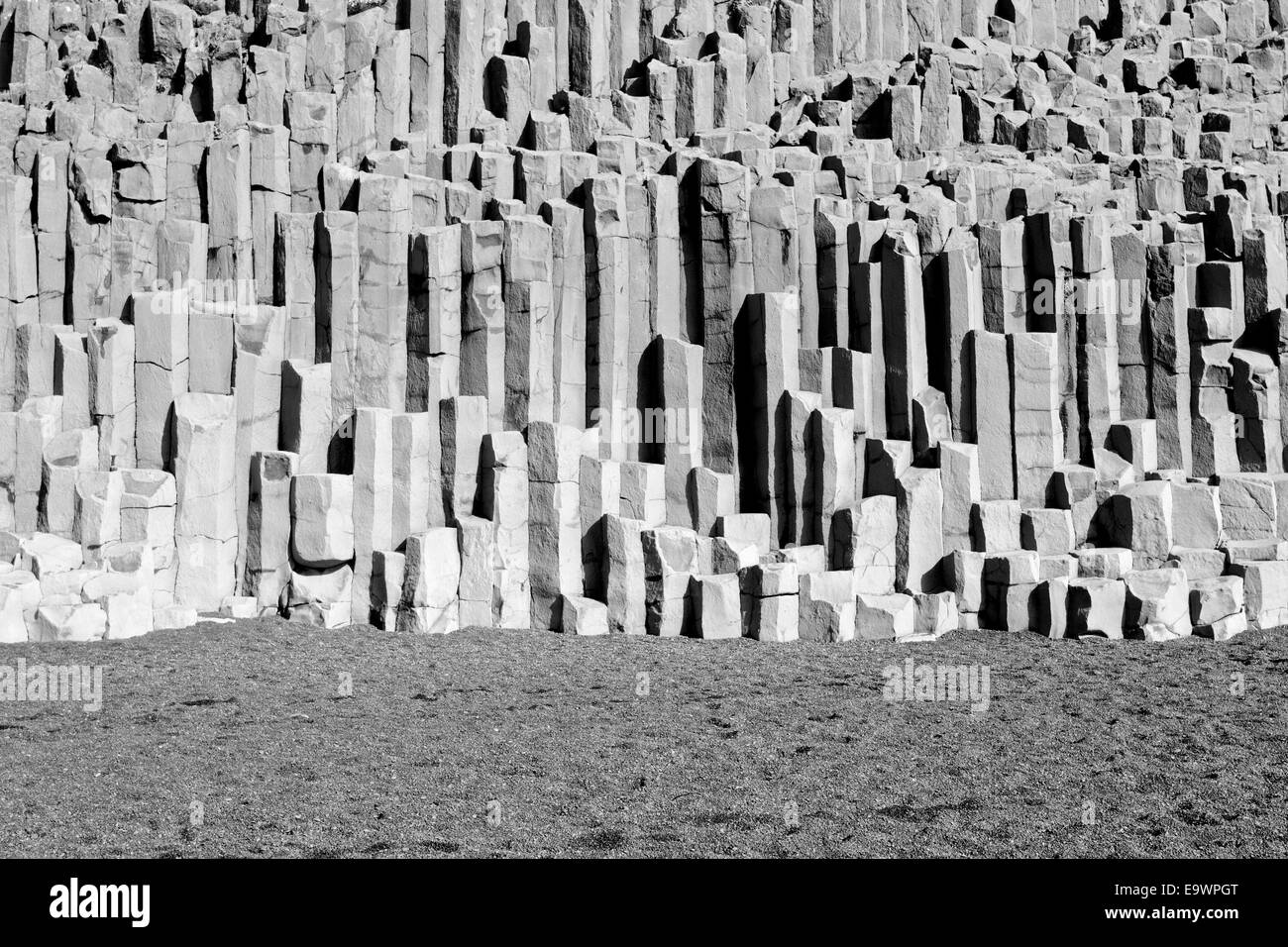 Black sand beach cliff, Iceland Stock Photo - Alamy