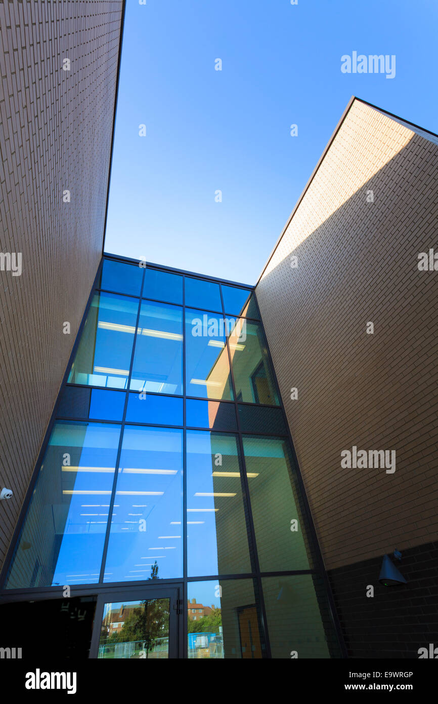 Contemporary glass architecture hi-res stock photography and images - Alamy