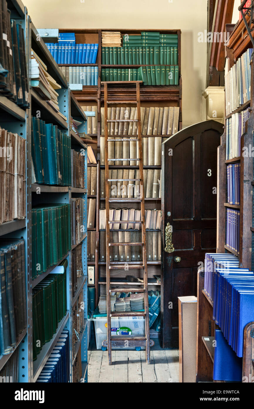 Old library interior hi-res stock photography and images - Alamy