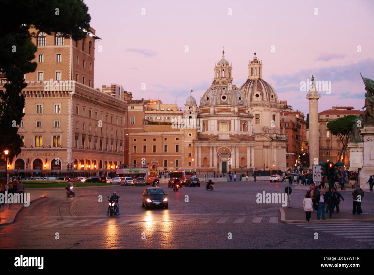 Traffic roma hi-res stock photography and images - Alamy