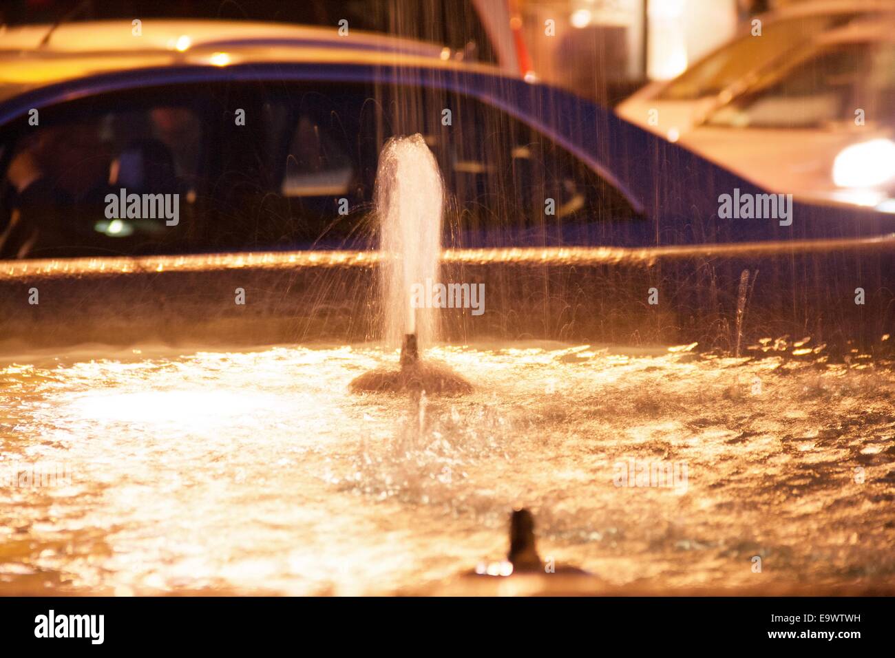 Fountain water flow hi-res stock photography and images - Alamy