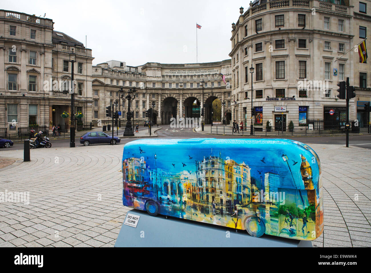 Bus art sculpture London - 2014 Year of the Bus Sculpture Trails ...