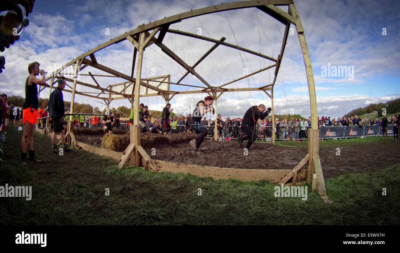 Obstacle course mud hi-res stock photography and images - Alamy