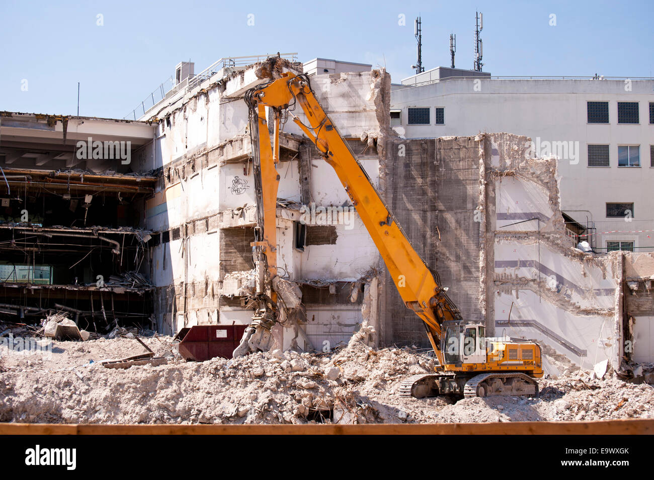 Demolit hi-res stock photography and images - Alamy