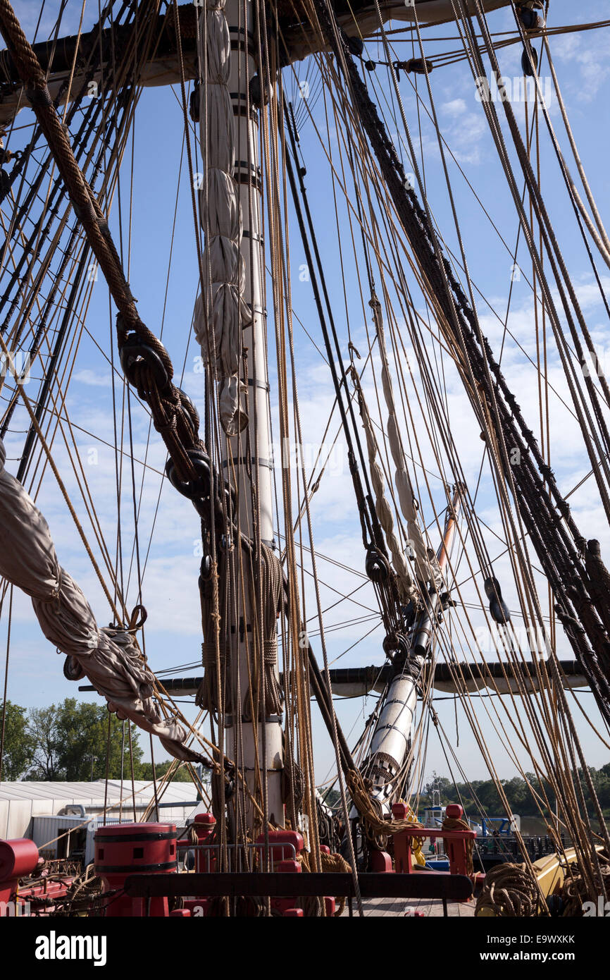 Rigging in the front of the frigate "Hermione" (Rochefort - France). Le ...