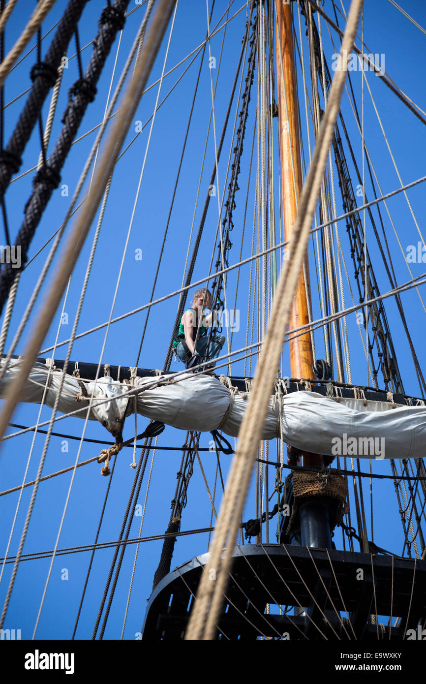 A sailor of the frigate "Hermione" climbing up the rigging (Rochefort ...