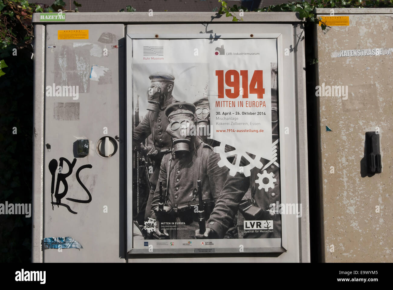 Gas masks world war one posters hi-res stock photography and images - Alamy