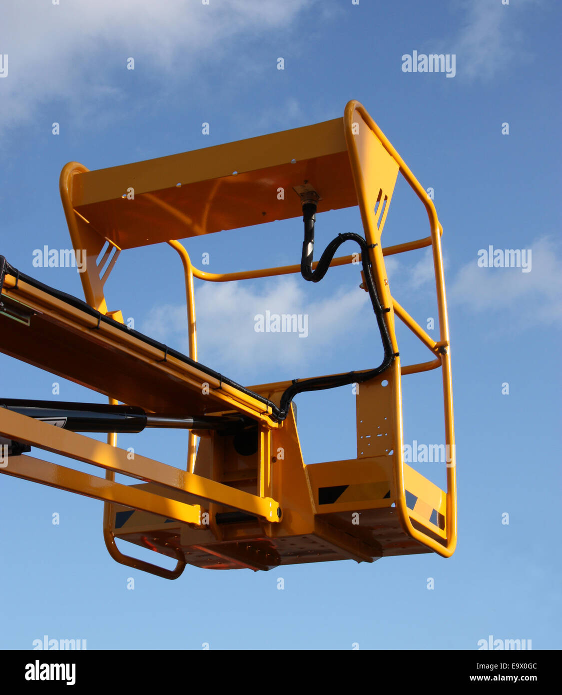 Cherry picker bucket truck hi-res stock photography and images - Alamy