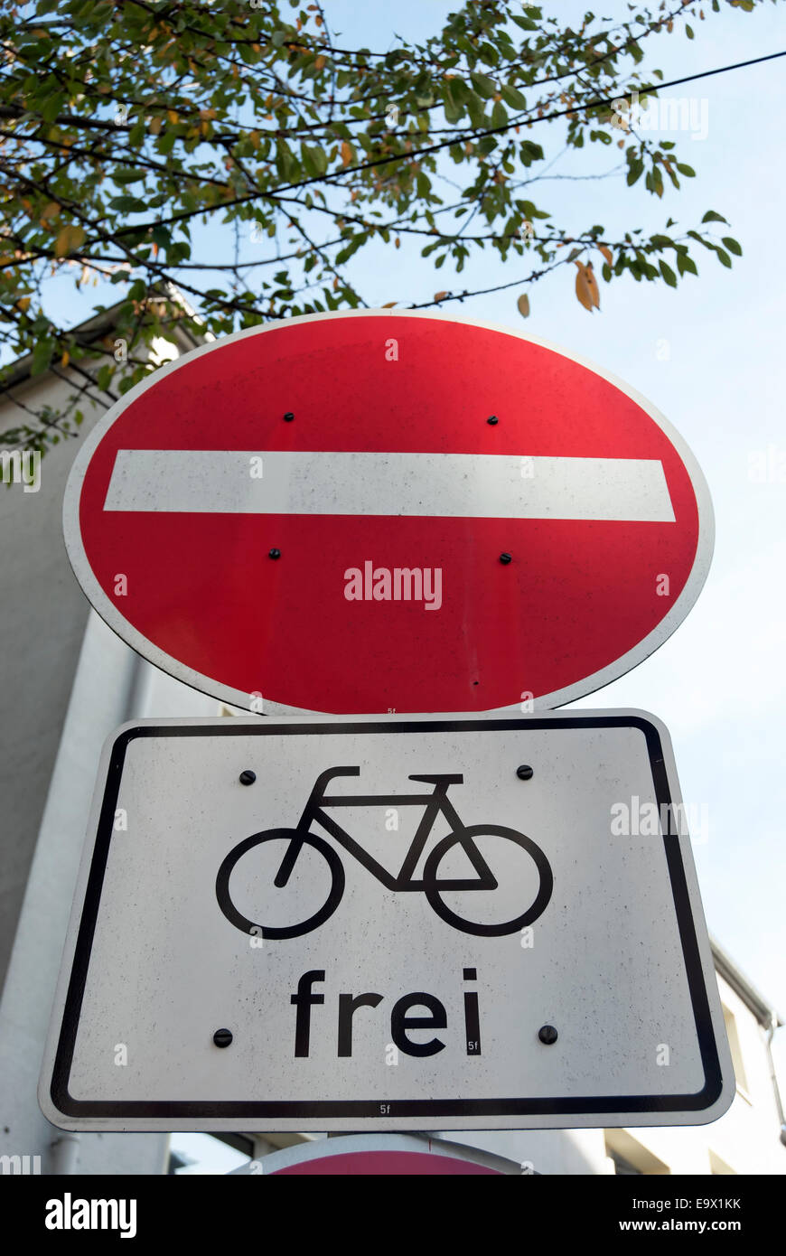 German road sign hi-res stock photography and images - Alamy