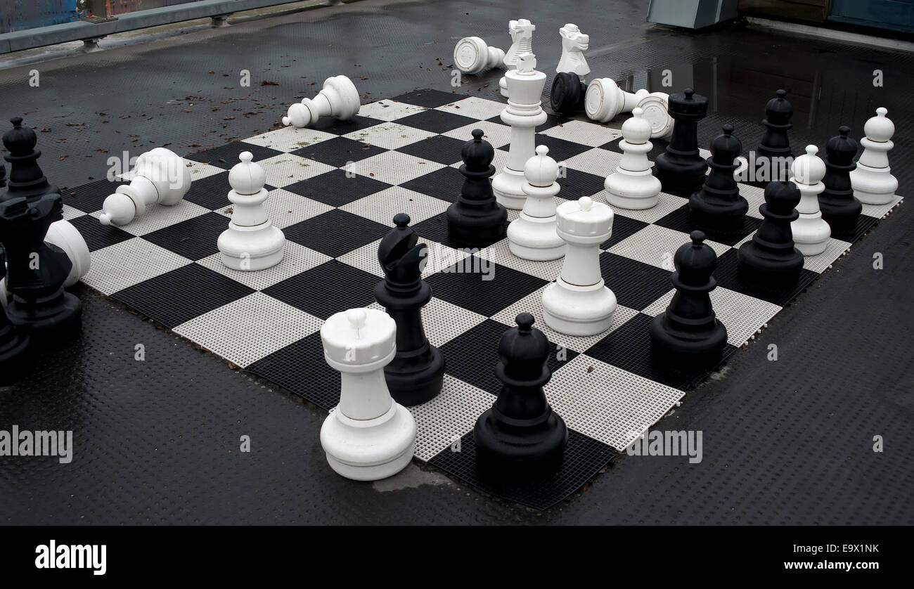 Giant chess board hi-res stock photography and images - Alamy