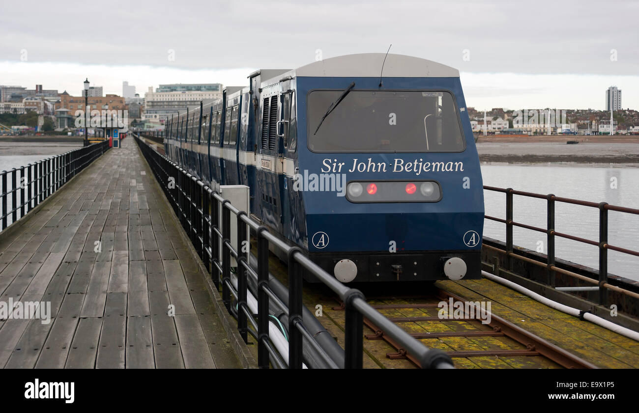 Southend pier hi-res stock photography and images - Alamy
