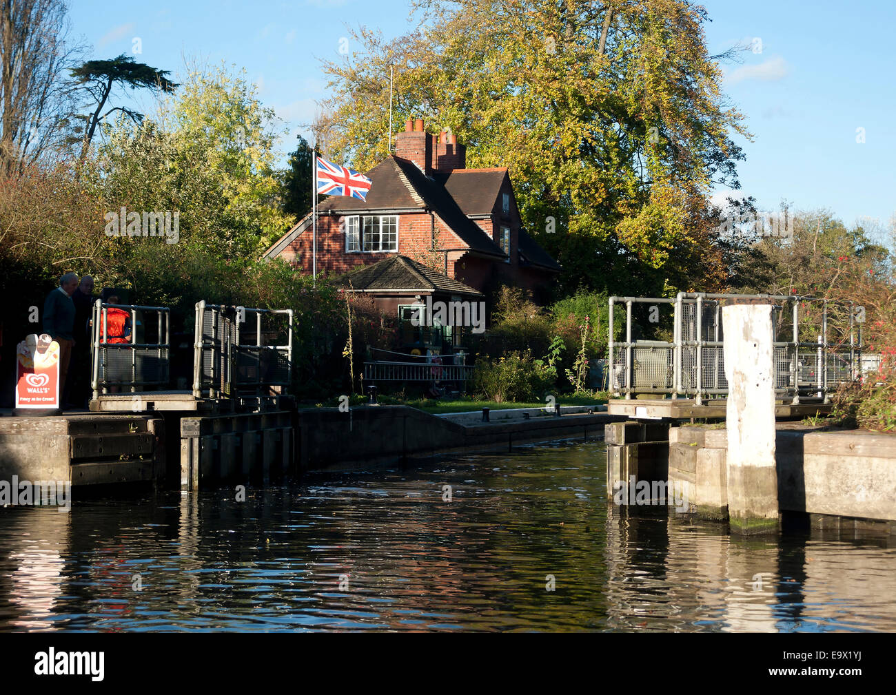 River Thames at Sonning Lock, Berkshire, England, United Kingdom Stock ...
