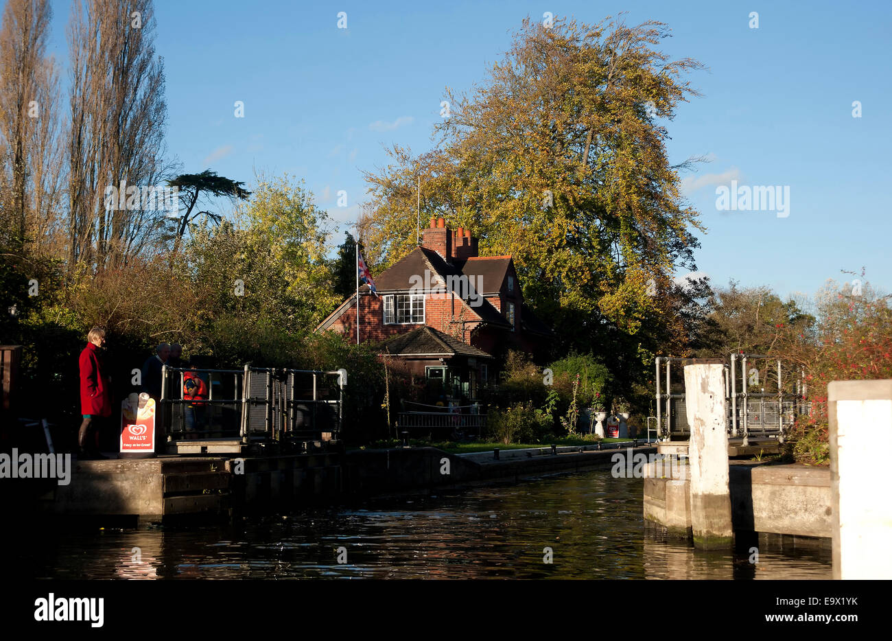 River Thames at Sonning Lock, Berkshire, England, United Kingdom Stock ...